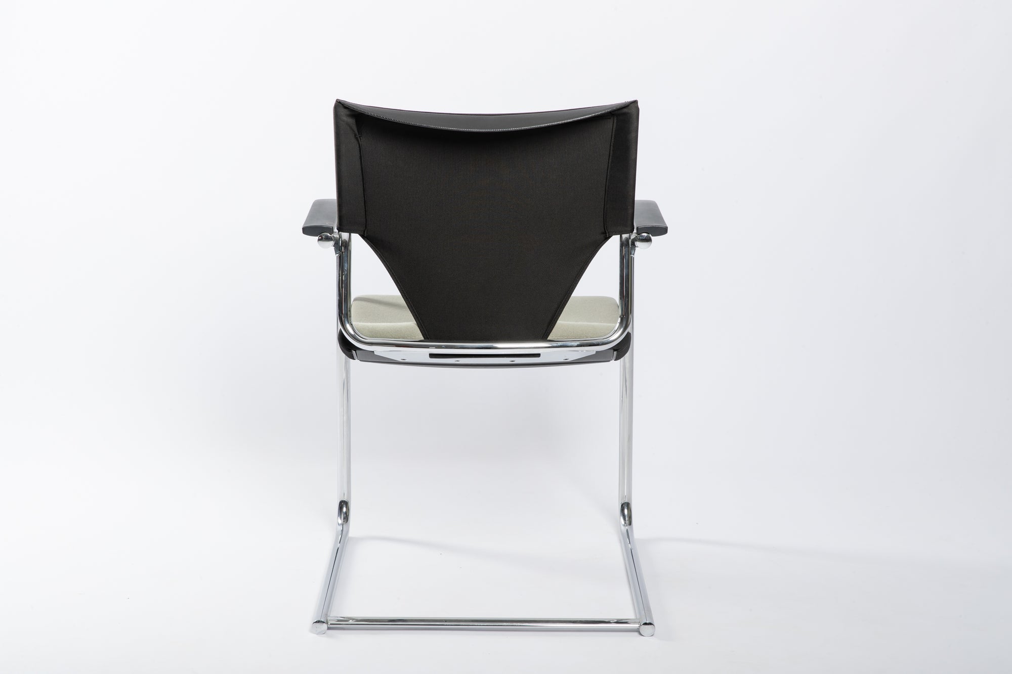 Wilkhahn Modus 283/7 Cantilever Chair – Profile of Design