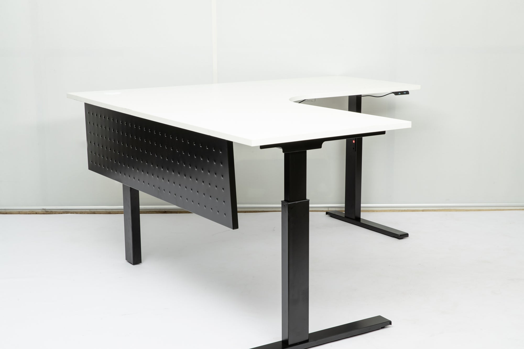 Corner Sit Stand mechanism – Profile of Design